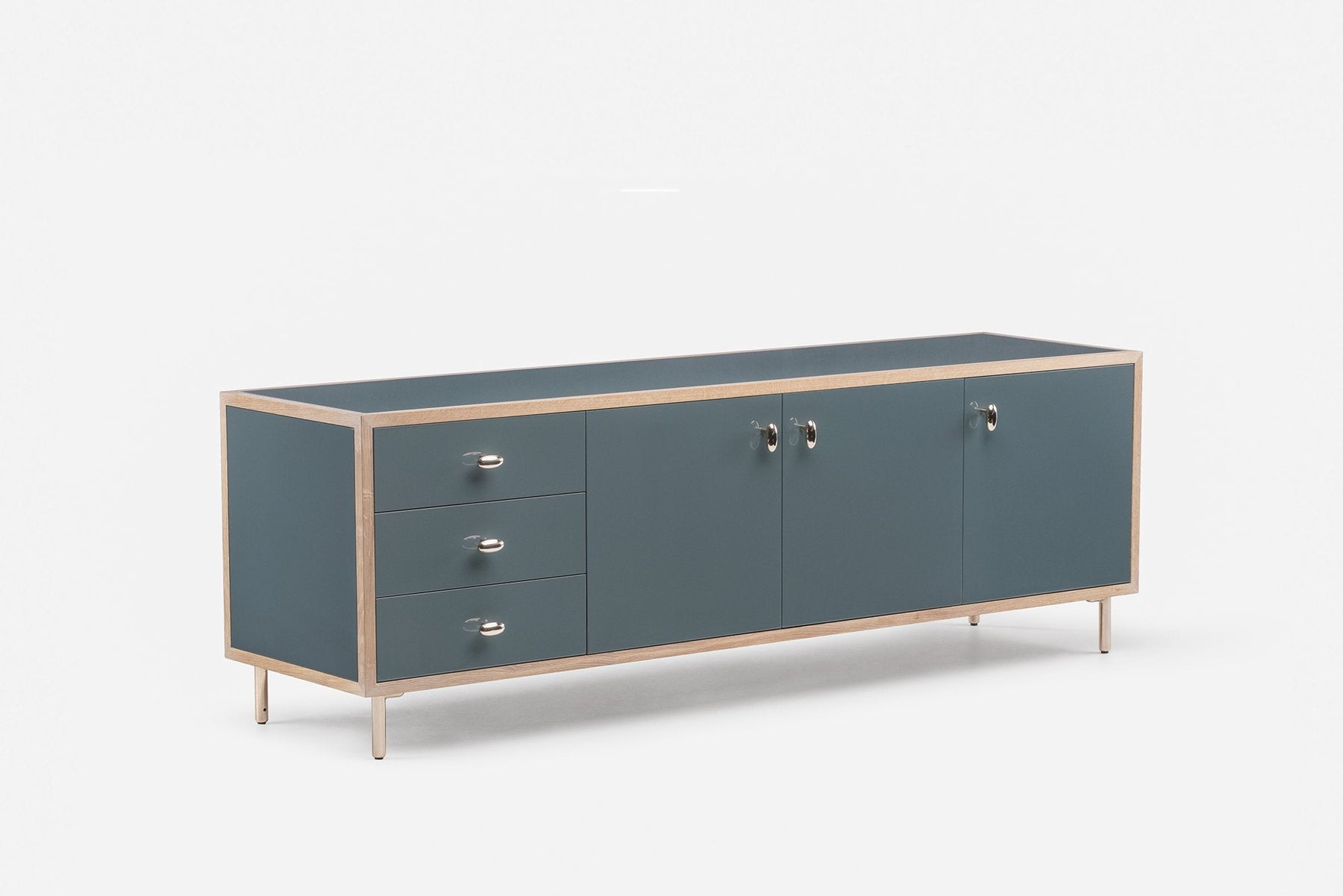 CLASSON SIDEBOARD 3 DOOR / 3 DRAWER – De La Espada USA