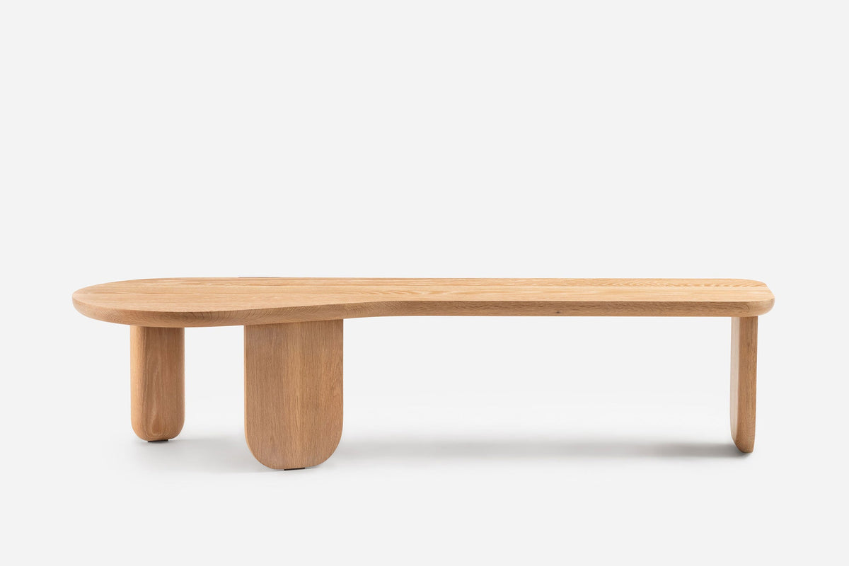 KIM BENCH – De La Espada USA