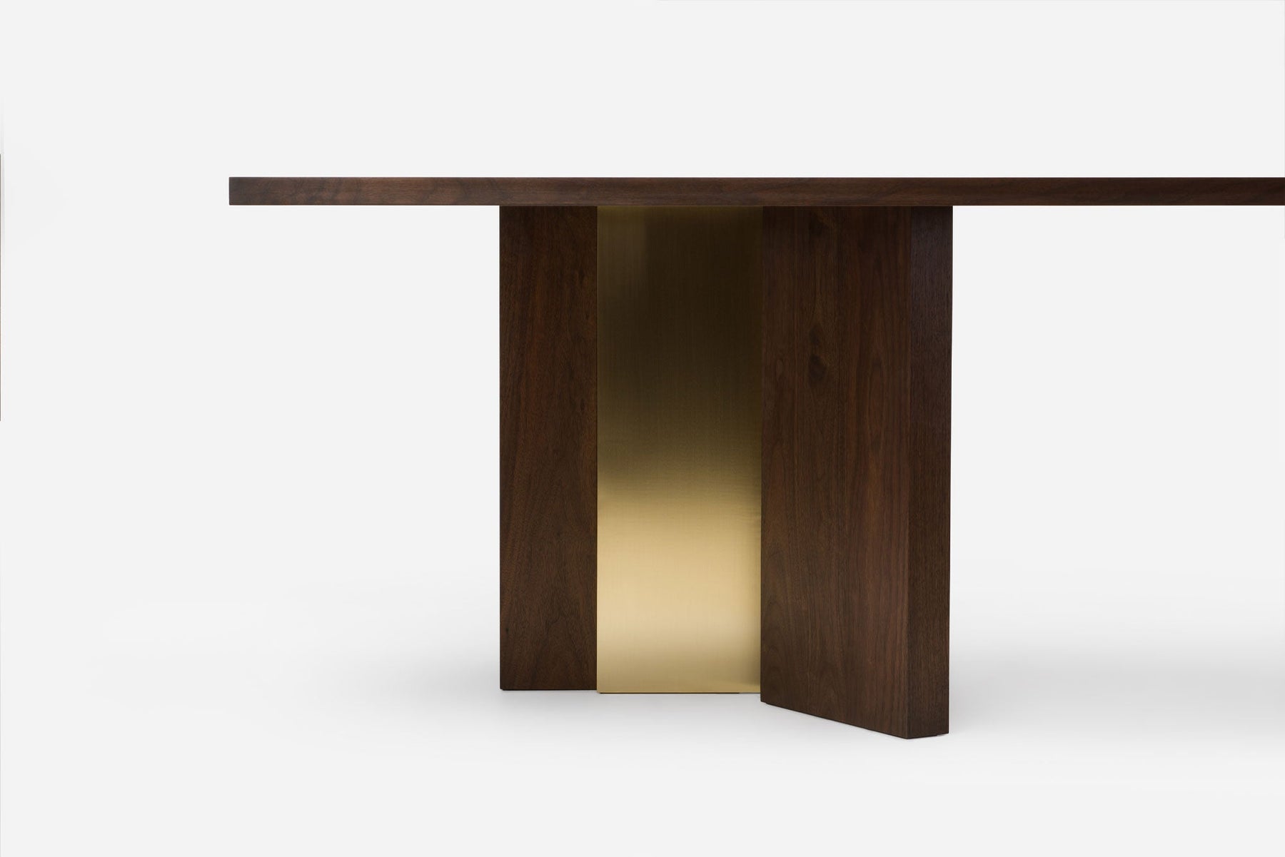 IZAR DINING TABLE WITH BRASS – De La Espada USA