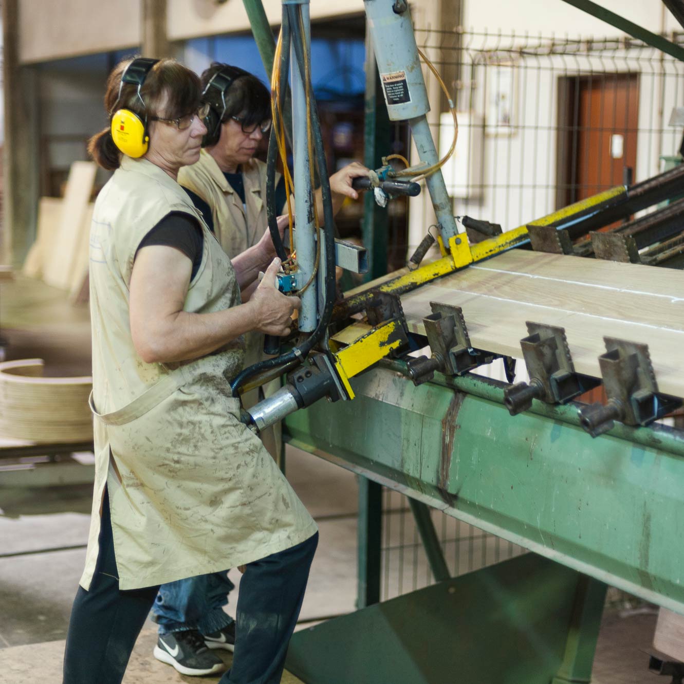 IN-HOUSE CRAFT & CRAFTSPEOPLE – De La Espada USA